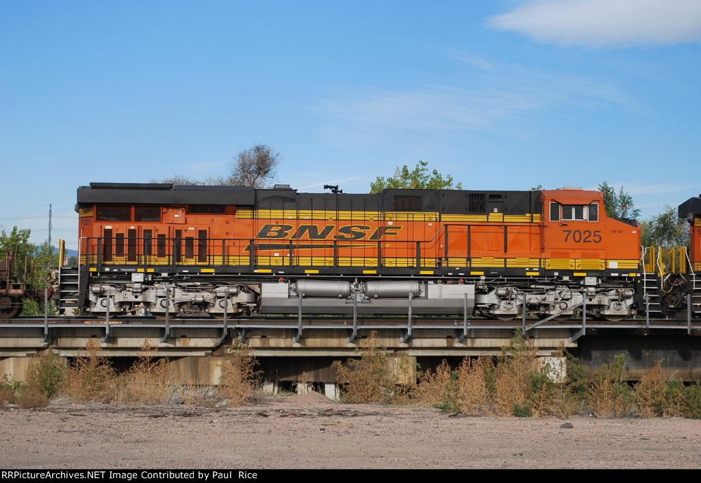 BNSF 7025